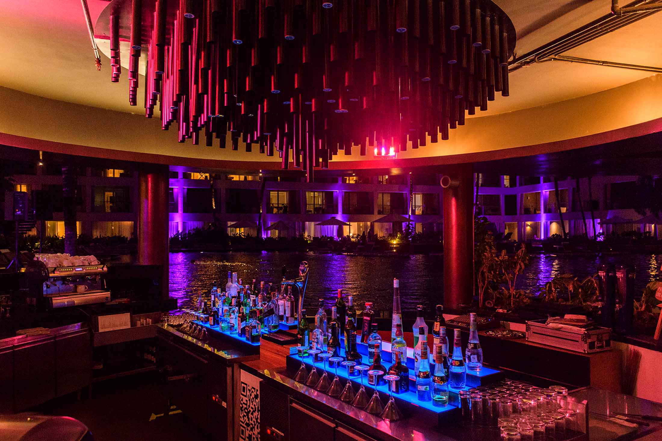 Pool Bar